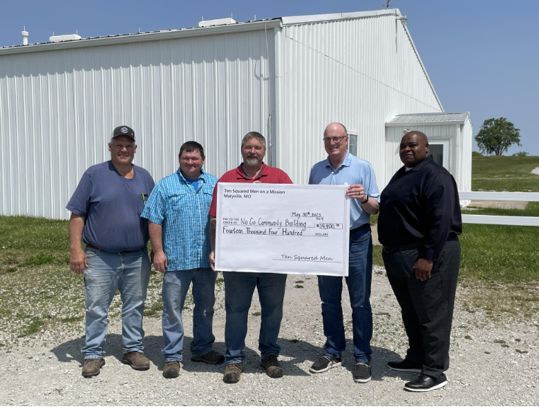 10 Squared Men donate to Nodaway County Community Building - Nodaway News